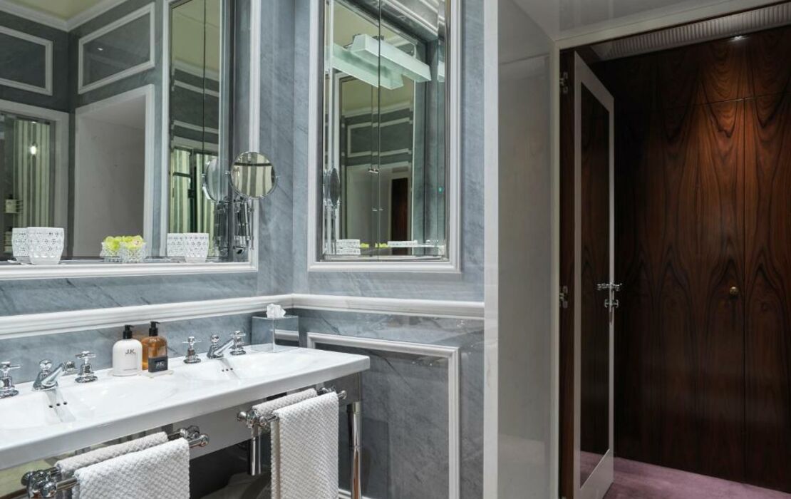 J.K. Place Roma - The Leading Hotels of the World, a Design Boutique ...