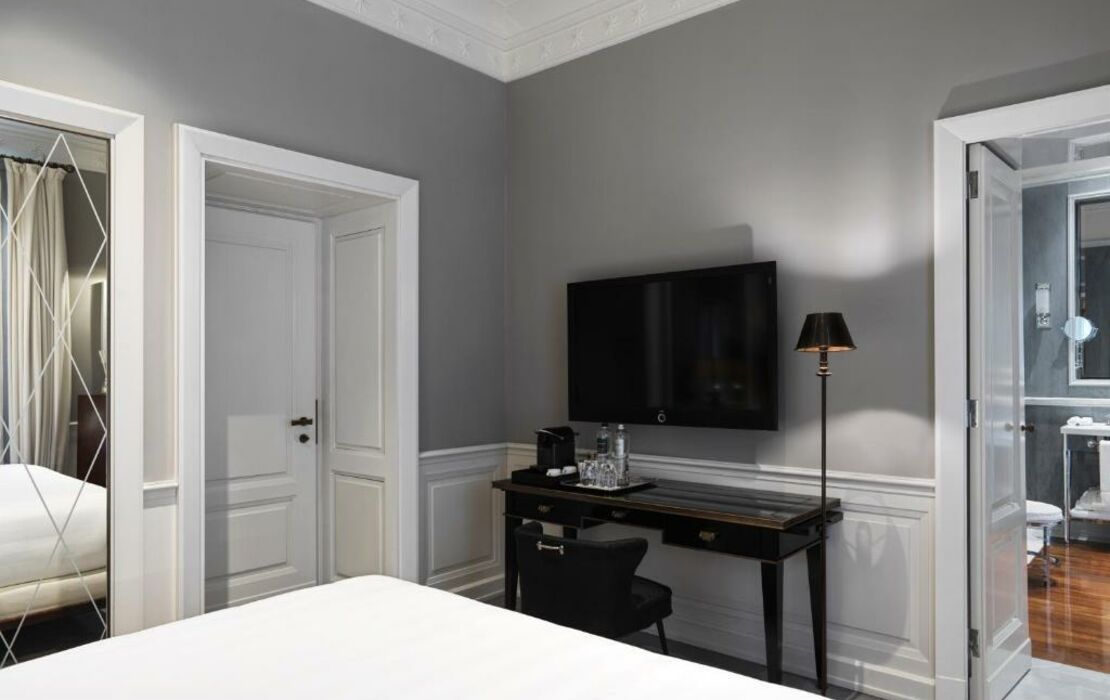 J.K. Place Roma - The Leading Hotels of the World, a Design Boutique ...