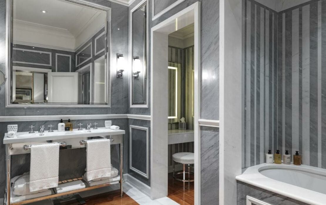 J.K. Place Roma - The Leading Hotels of the World, a Design Boutique ...