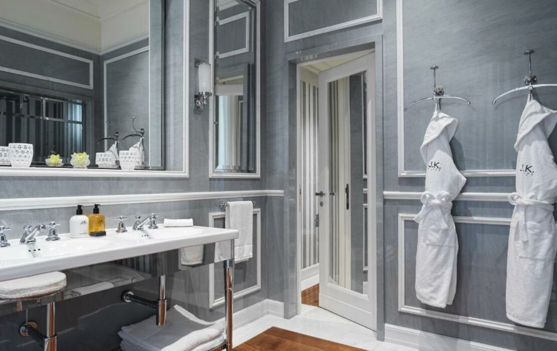 J.K. Place Roma - The Leading Hotels of the World, a Design Boutique ...