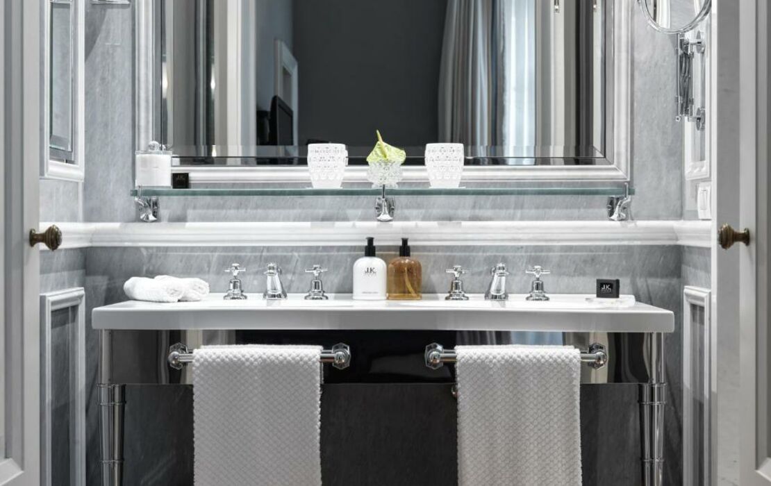 J.K. Place Roma - The Leading Hotels of the World, a Design Boutique ...
